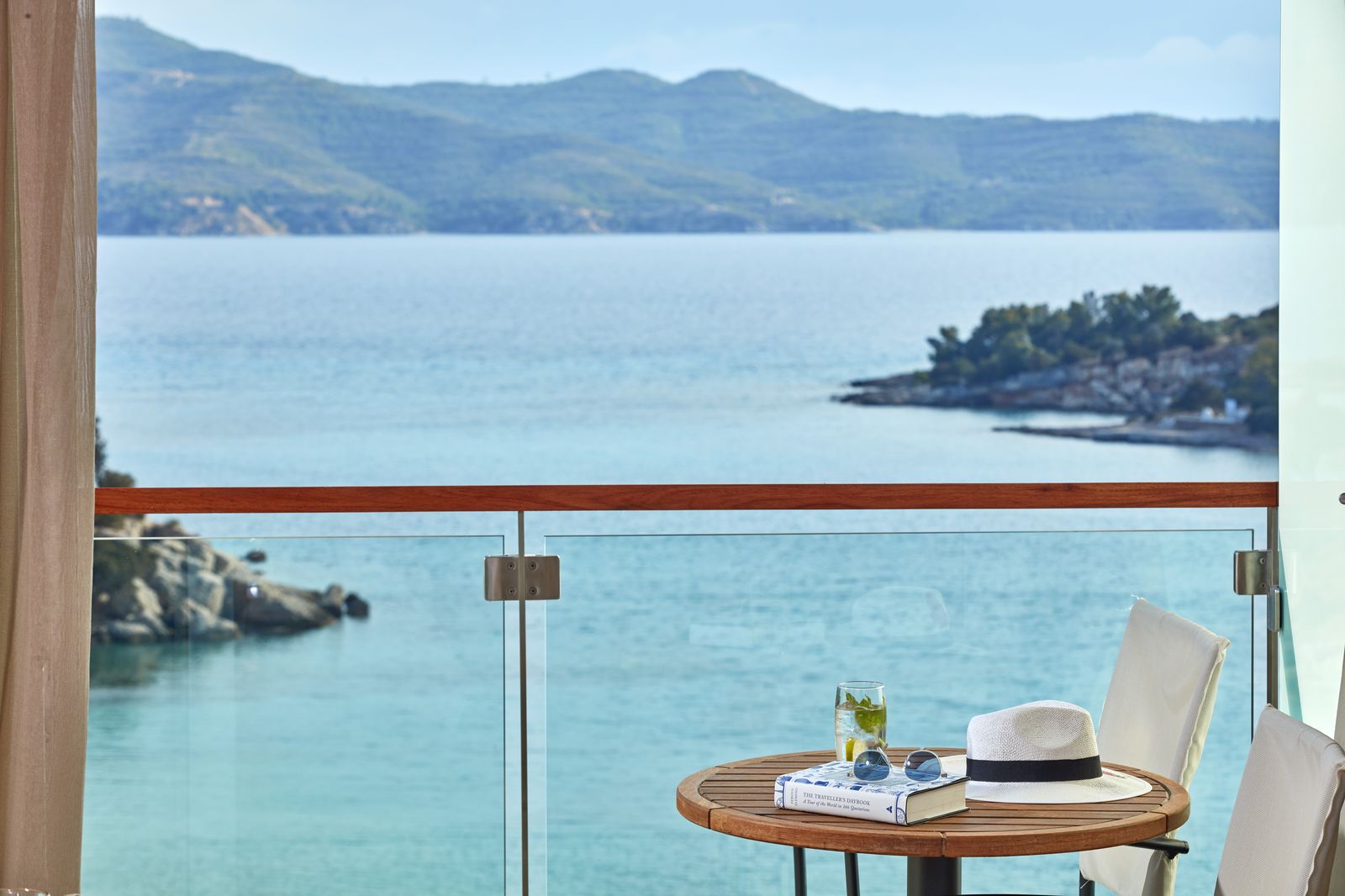 Η τέλεια μέρα σας στο AKS Hinitsa Bay - AKS Hotels